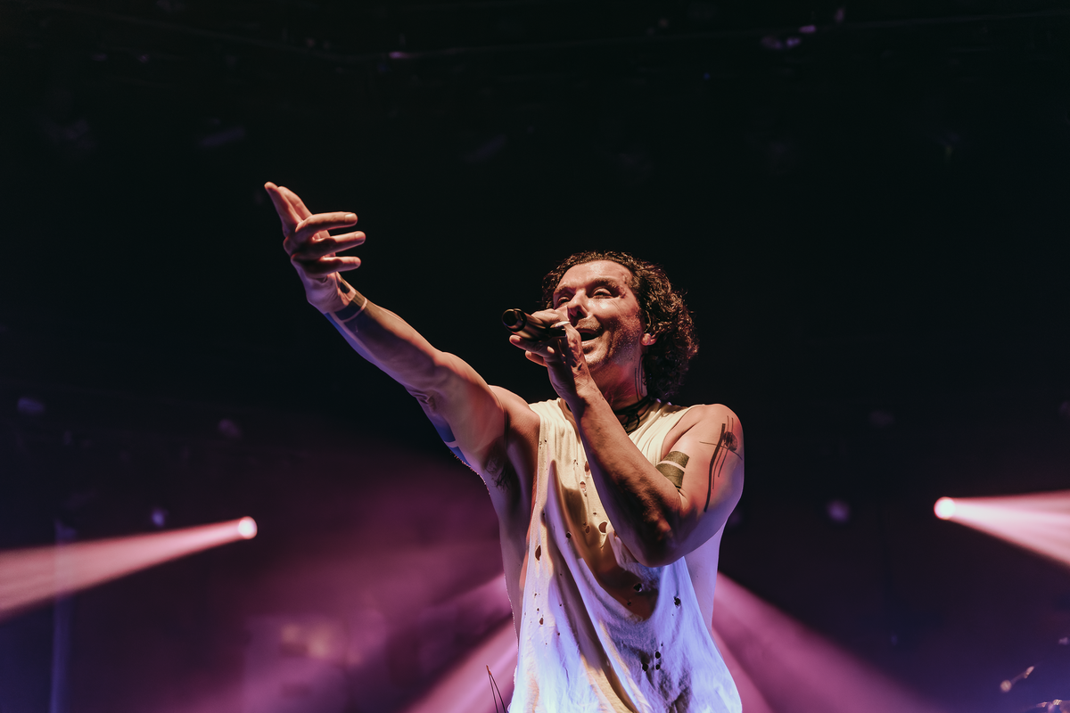 Bush crashes The Rave