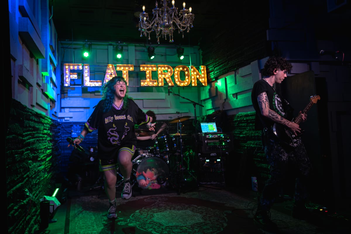 Diva Bleach and lolitslea Bring Neon Pop Punk and Free Hugs to GSO